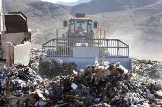 Mountains of garbage: Southern Nevada landfill is nation's largest ...